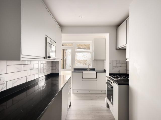 Apartment at Kenworthy Road, Greater London