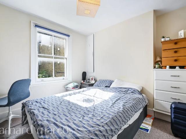 Apartment at Kenwyn Road, Greater London