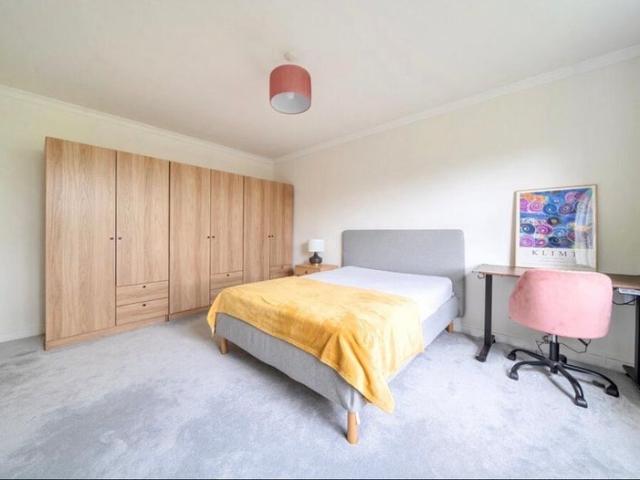 Apartment at Kent Gardens, Greater London