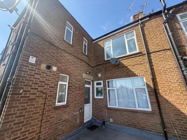 Apartment at Kenton Lane, Greater London