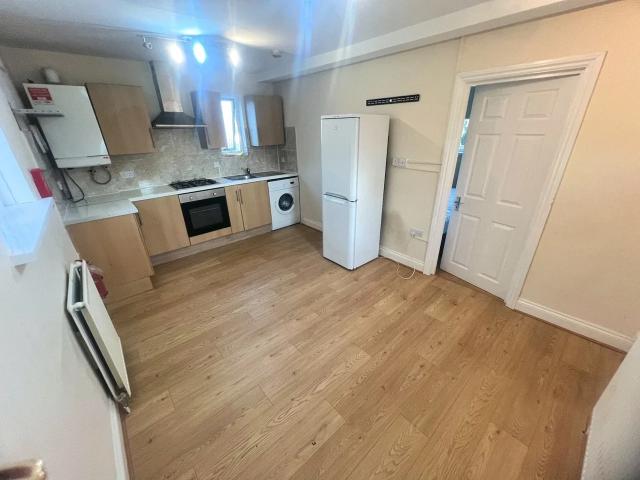 Apartment at Kenton Road, Greater London