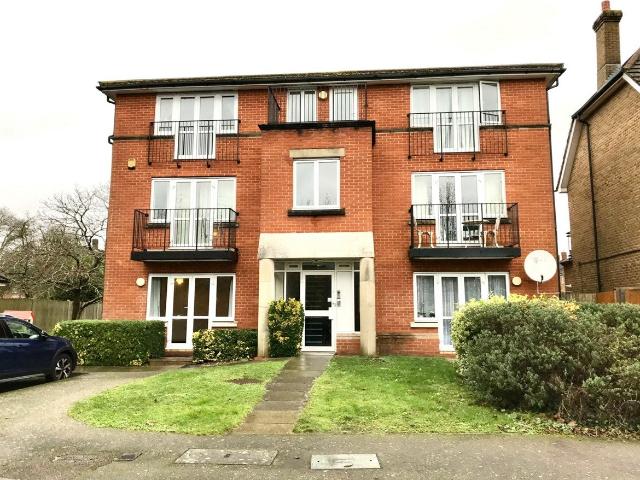 Apartment at Kenton Road, Greater London