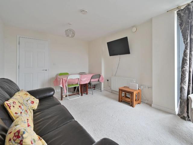 Apartment at Kenton Road, Greater London