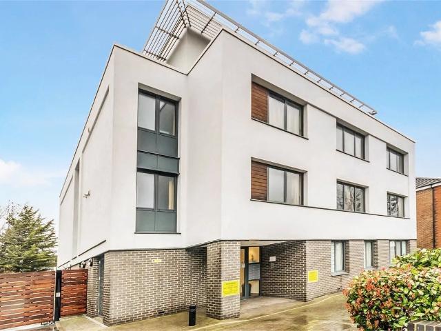 Apartment at Kenton Road, Greater London