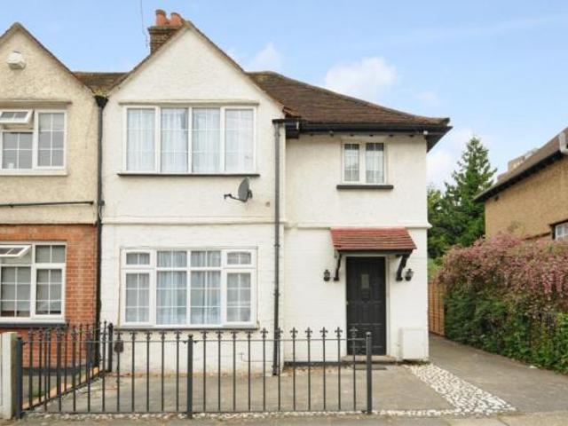 Apartment at Kenton Road, Greater London