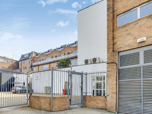 Apartment at Kentish Town Road, Greater London