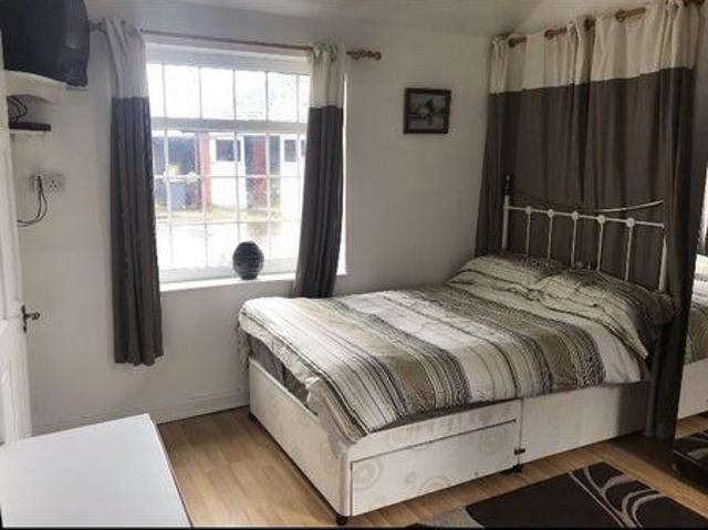 Apartment at Kenyon Lane, Wigan