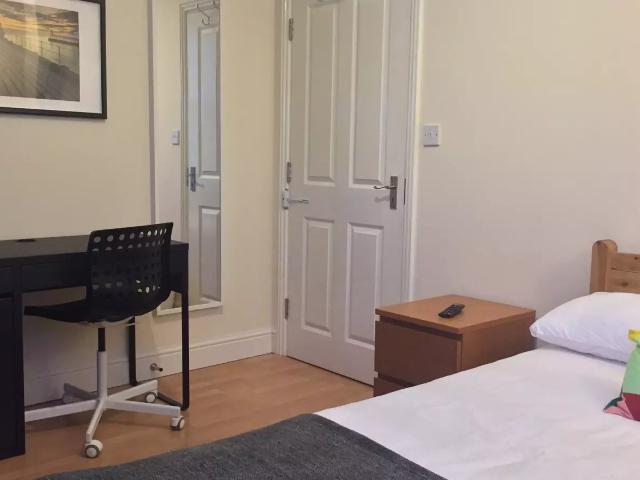 Apartment at Kiver Road, Greater London