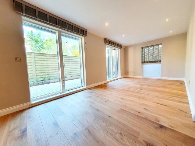 Apartment at Kiver Road, Greater London
