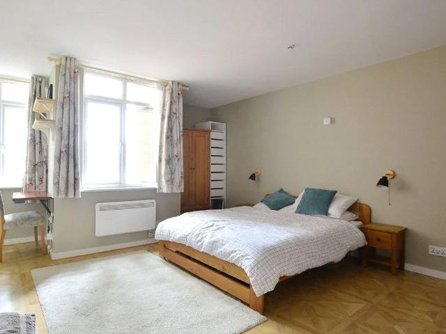 Apartment at Kidbrooke Grove, Greater London