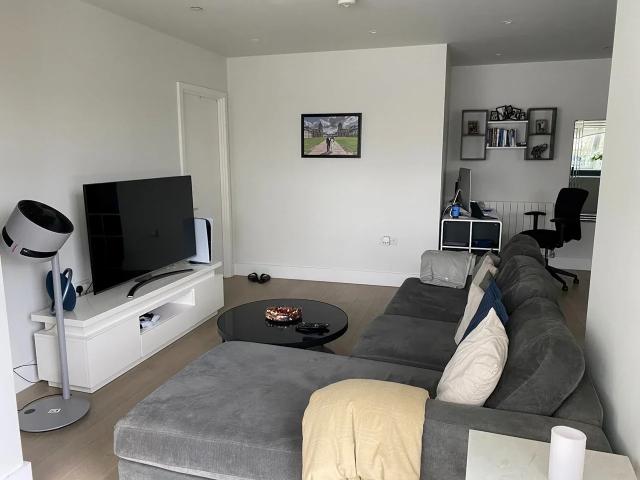 Apartment at Kidbrooke Park Road, Greater London