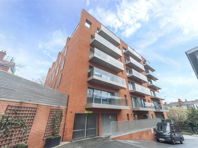 Apartment at Kidderpore Avenue, Greater London