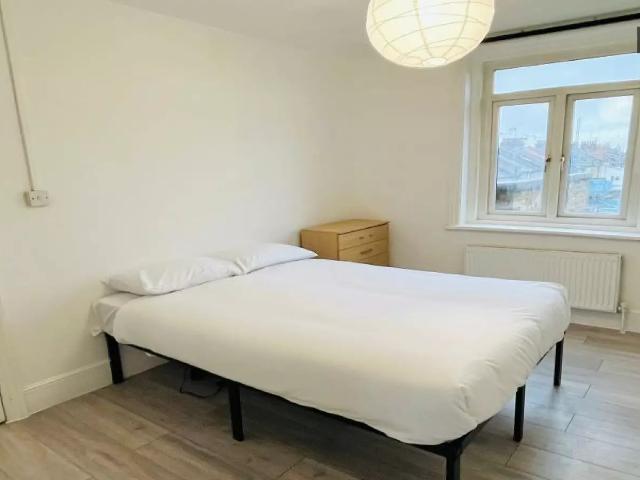 Apartment at Kilburn High Road, Greater London