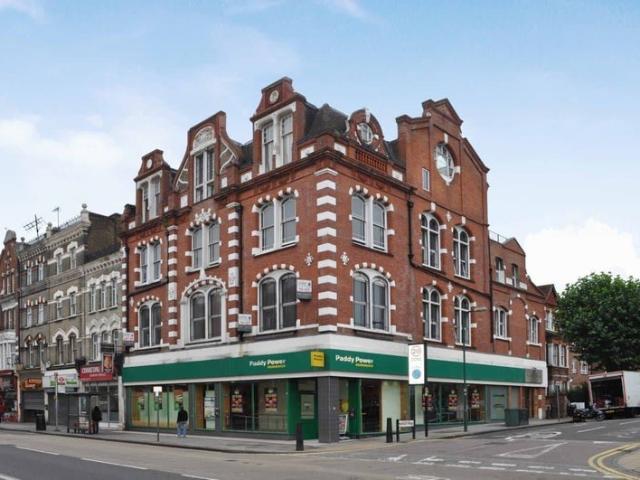 Apartment at Kilburn High Road, Greater London
