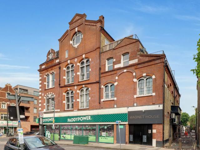 Apartment at Kilburn High Road, Greater London
