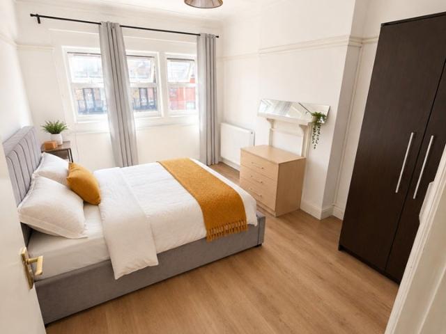 Apartment at Kilburn High Road, Greater London