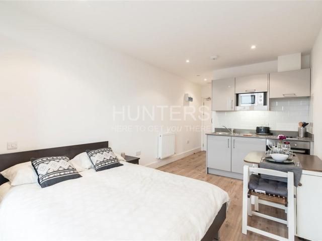 Apartment at Kilburn High Road, Greater London