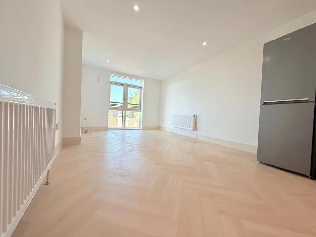 Apartment at Kilburn High Road, Greater London