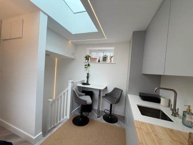Apartment at Kilburn Lane, City of Westminster