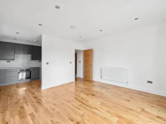 Apartment at Kilburn Lane, City of Westminster