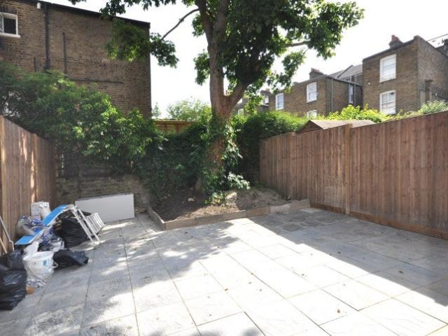 Apartment at Kilburn Lane, Greater London