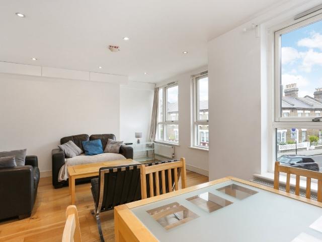Apartment at Kilburn Lane, Greater London
