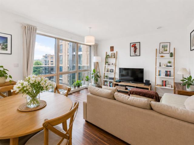 Apartment at Kilburn Park Road, City of Westminster