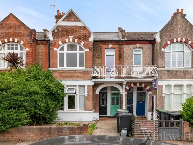 Apartment at Kilgour Road, Greater London
