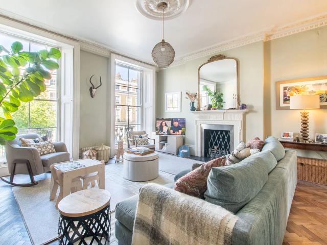 Apartment at Kildare Gardens, City of Westminster