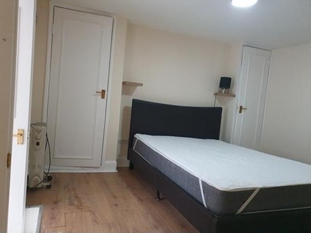 Apartment at Killyon Terrace, Greater London