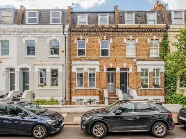 Apartment at Kilmaine Road, Greater London