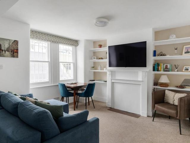 Apartment at Kilmaine Road, Greater London