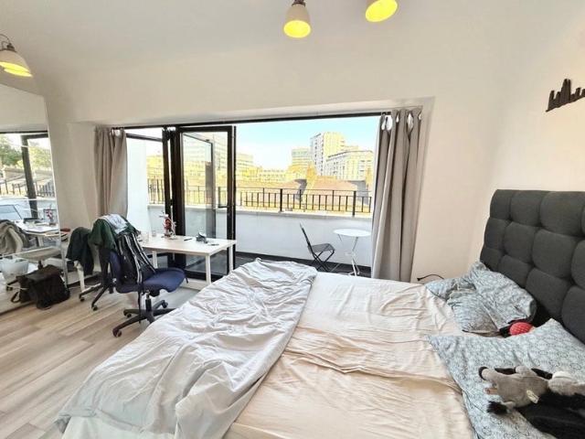 Apartment at Kilmarsh Road, Greater London