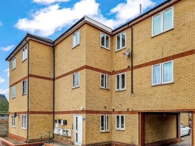 Apartment at Kilsmere Lane, Cheshunt