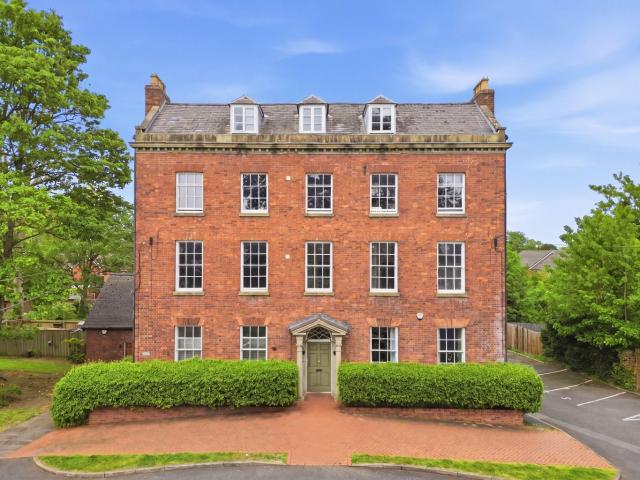 Apartment at King Charles Close, Wyre Forest