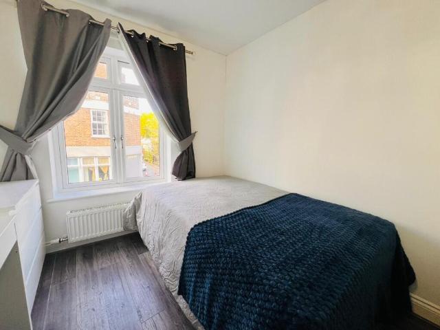 Apartment at King Charles I Island, City of Westminster