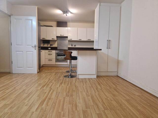 Apartment at King George Crescent, Greater London