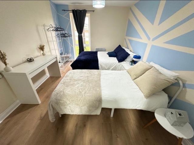 Apartment at King George Crescent, Greater London