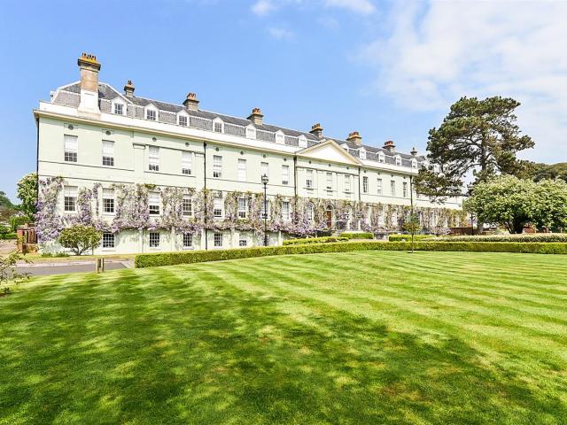 Apartment at King George Gardens, Chichester