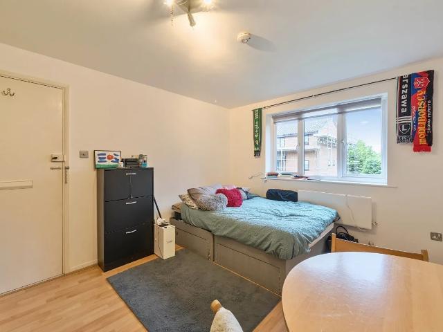 Apartment at King George's Avenue, Watford