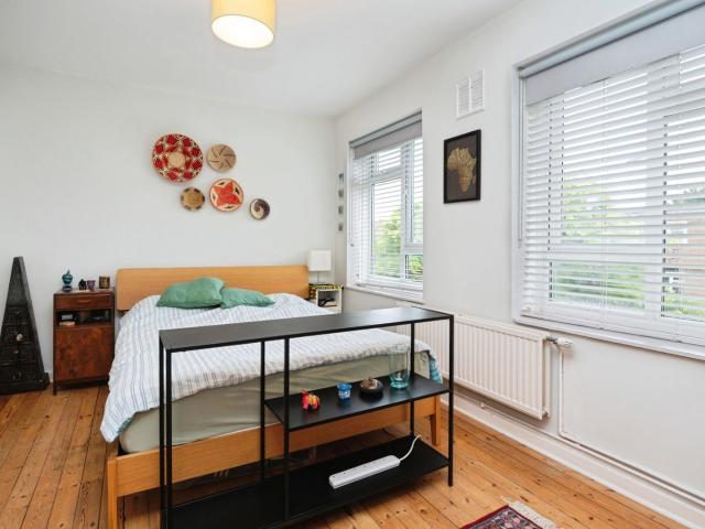 Apartment at King Henry's Walk, Greater London