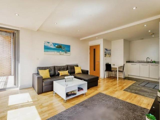 Apartment at King Square Avenue, Bristol