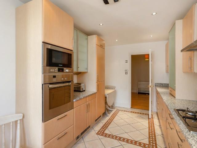 Apartment at King Stable Street, Eton