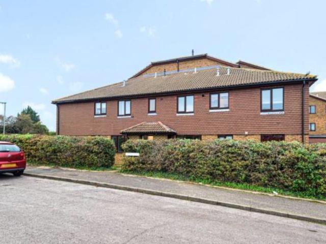 Apartment at Kingfisher Drive, Guildford