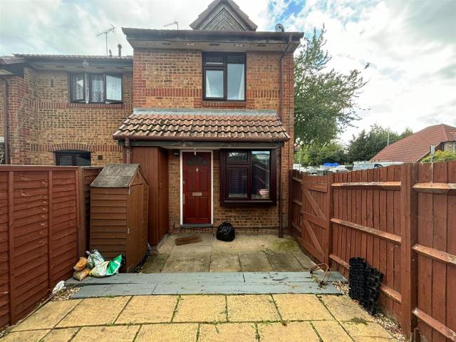 Apartment at Kingston Lane, Greater London