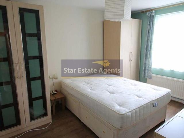 Apartment at Kingston Lane, Greater London