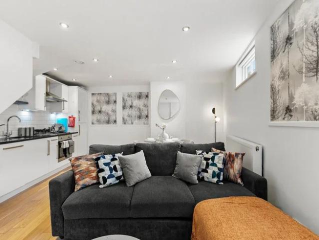 Apartment at Kingston Parade, Bath