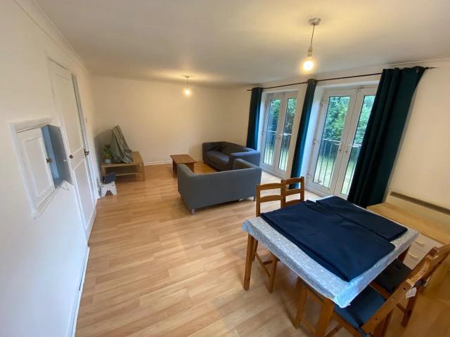 Apartment at Kingston Road, Borough of Spelthorne