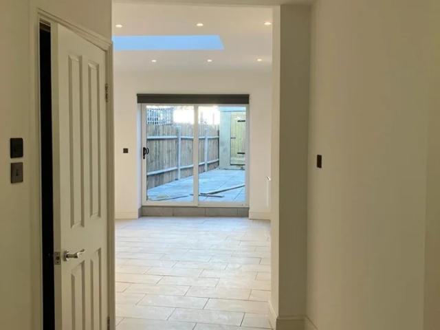 Apartment at Kingston Road, Greater London