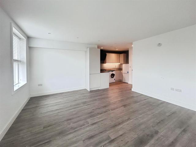 Apartment at Kingston Road, Greater London